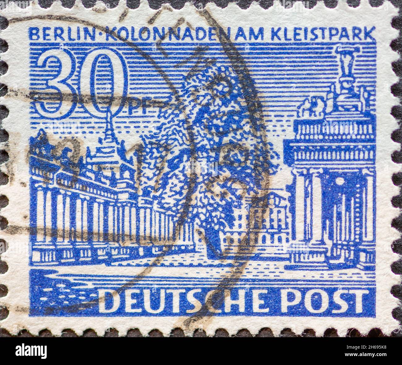 Colonnades at the kleistpark hi-res stock photography and images - Alamy