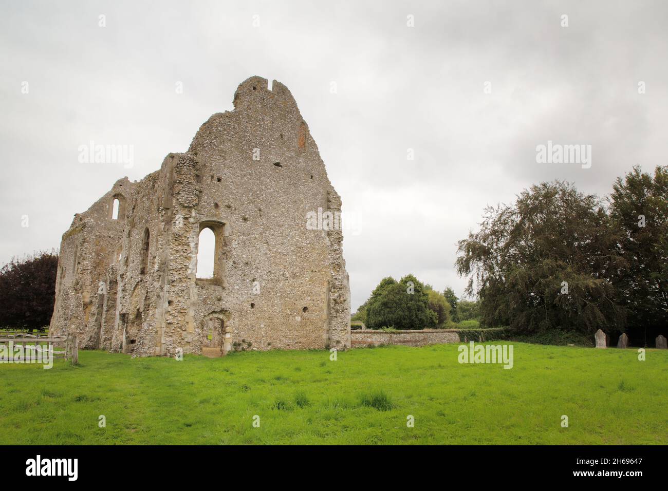 view of the ruined priory in boxgrove West Sussex england Stock Photo ...