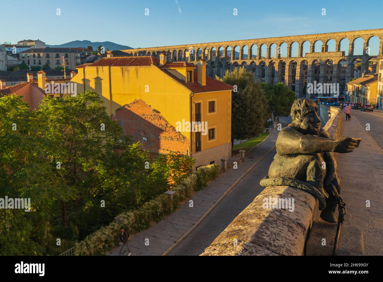 Roman arches hi-res stock photography and images - Alamy