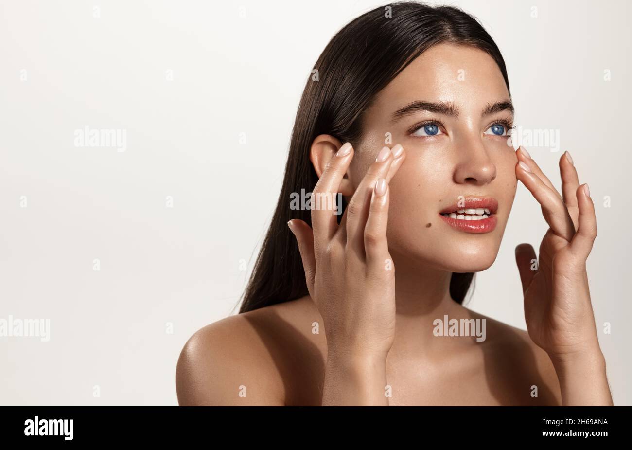 Rubbing serum hi-res stock photography and images - Alamy
