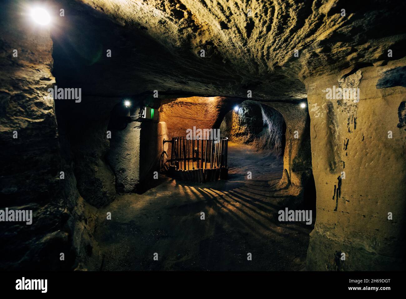 Underground caves, Castle Rock, Nottingham, England, UK Stock Photo - Alamy
