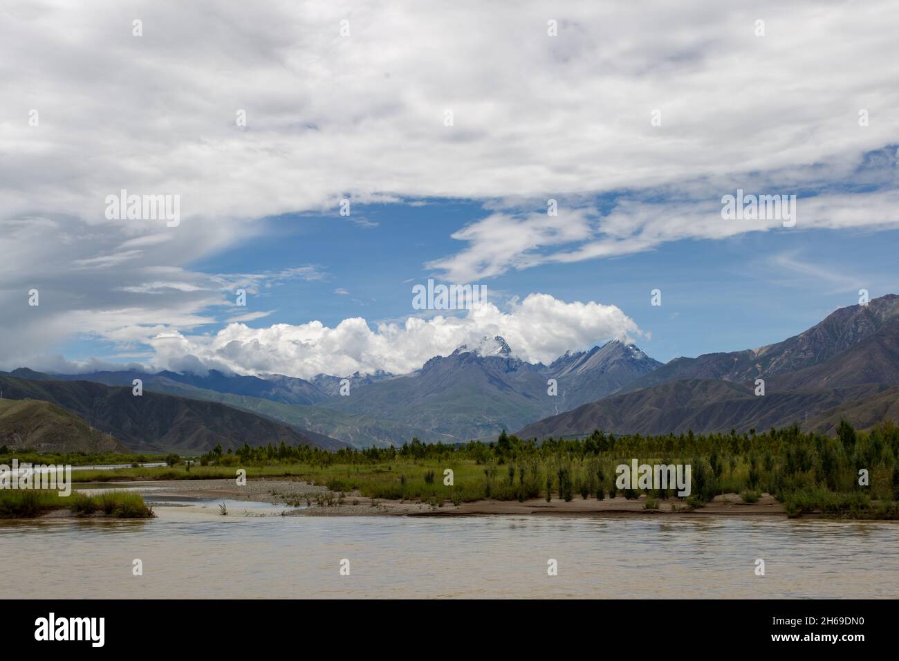 Lhasa River, Qinghai-Tibet Plateau, China Stock Photo - Alamy