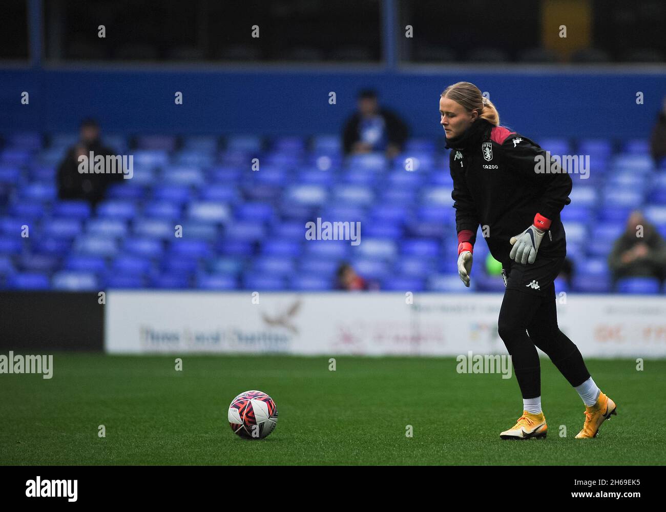 Hannah Hampton (1 Aston Villa) During the Womens Super League game ...