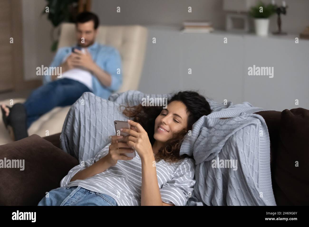 Husband wife girlfriend boyfriend hi-res stock photography and images ...