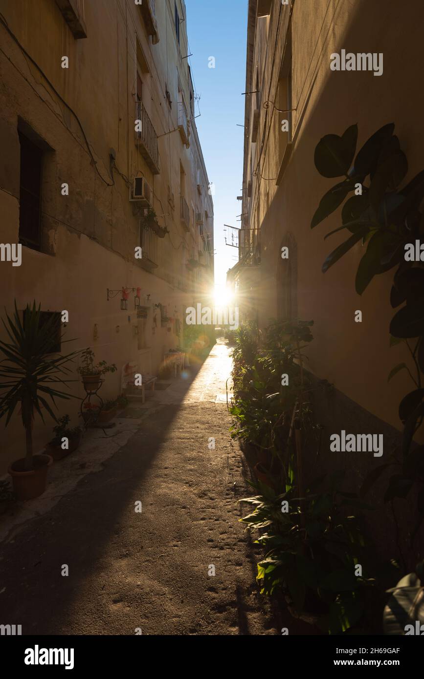 Streets architecture city taranto hi-res stock photography and images ...