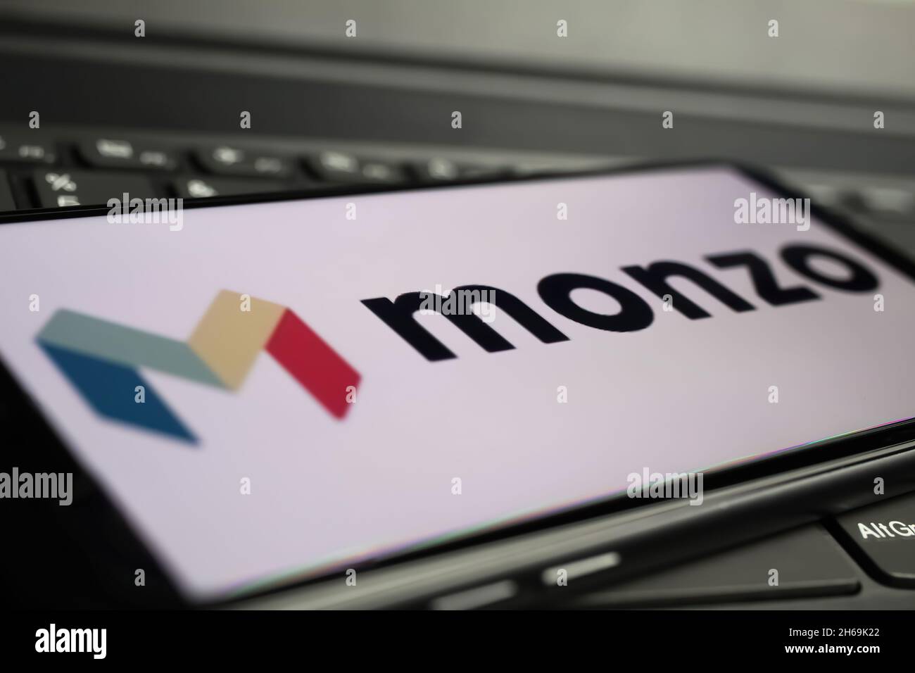Monzo logo hi-res stock photography and images - Alamy