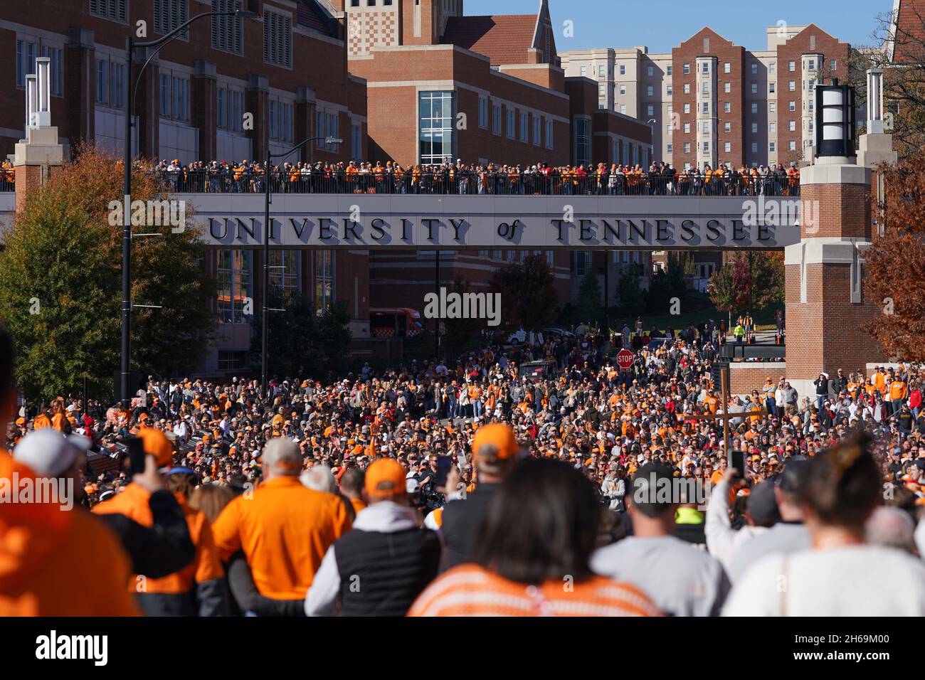 November 13, 2021: Tennessee Volunteers fans greet the team during the ...