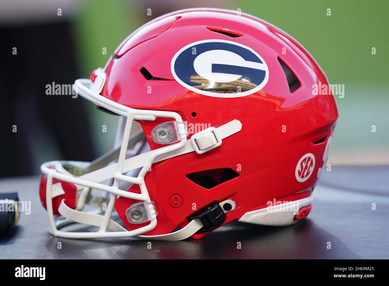 November 13, 2021: Georgia Bulldogs helmet during the NCAA football ...