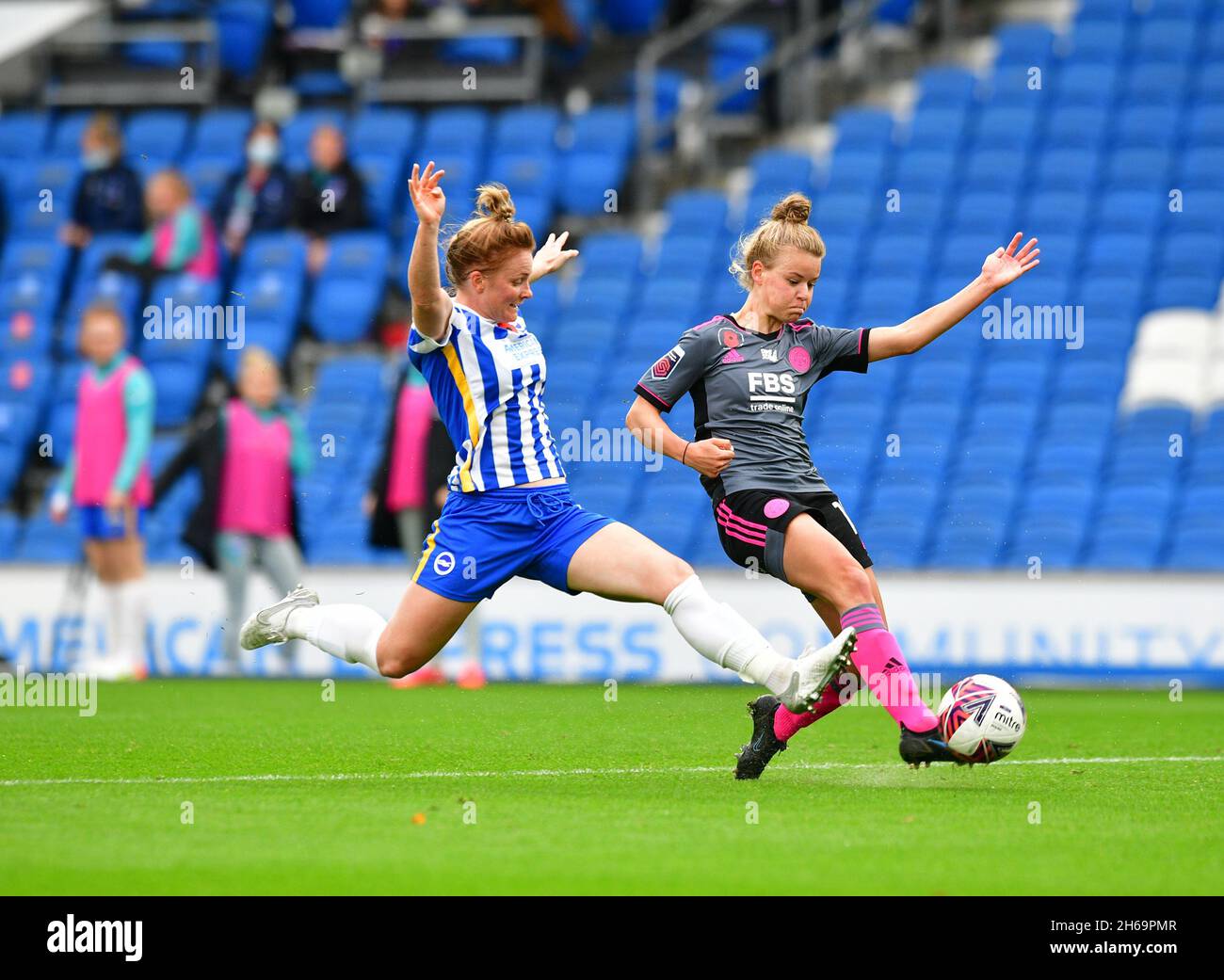 Brighton, UK. 14th Nov, 2021. Felicity Gibbons of Brighton and Hove ...