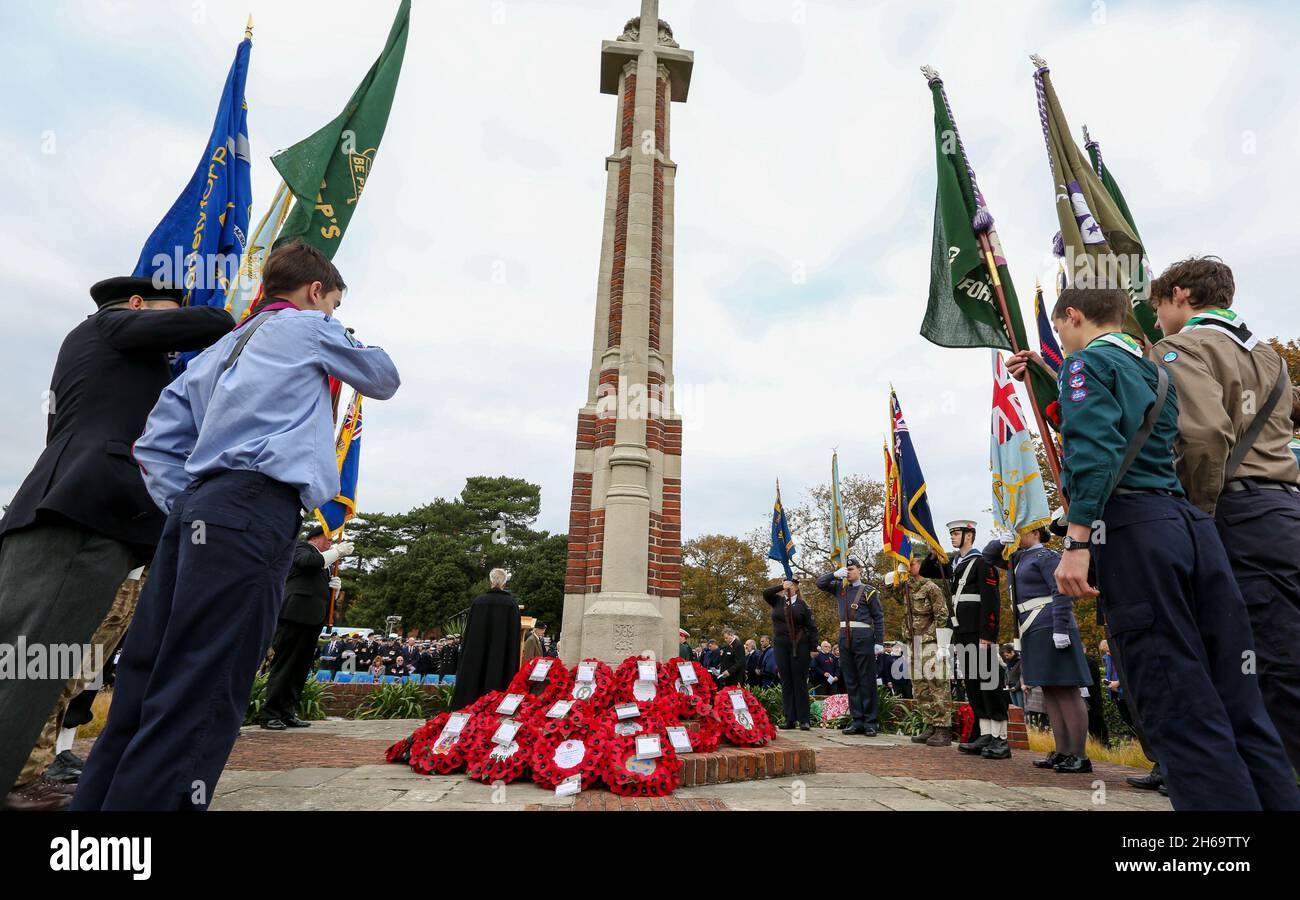 Poole, UK. 14th November 2021 . Veterans and members of the uniformed ...