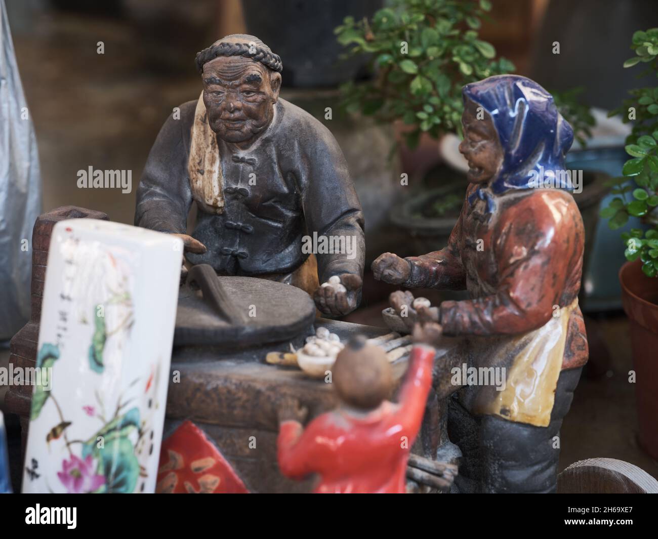 Chinese arts and crafts hi-res stock photography and images - Alamy