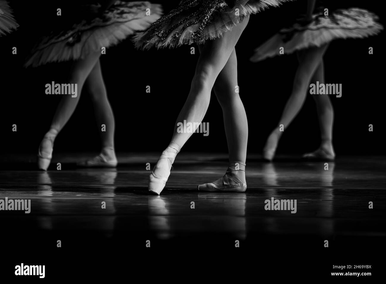 Petite ballerina hi-res stock photography and images - Alamy