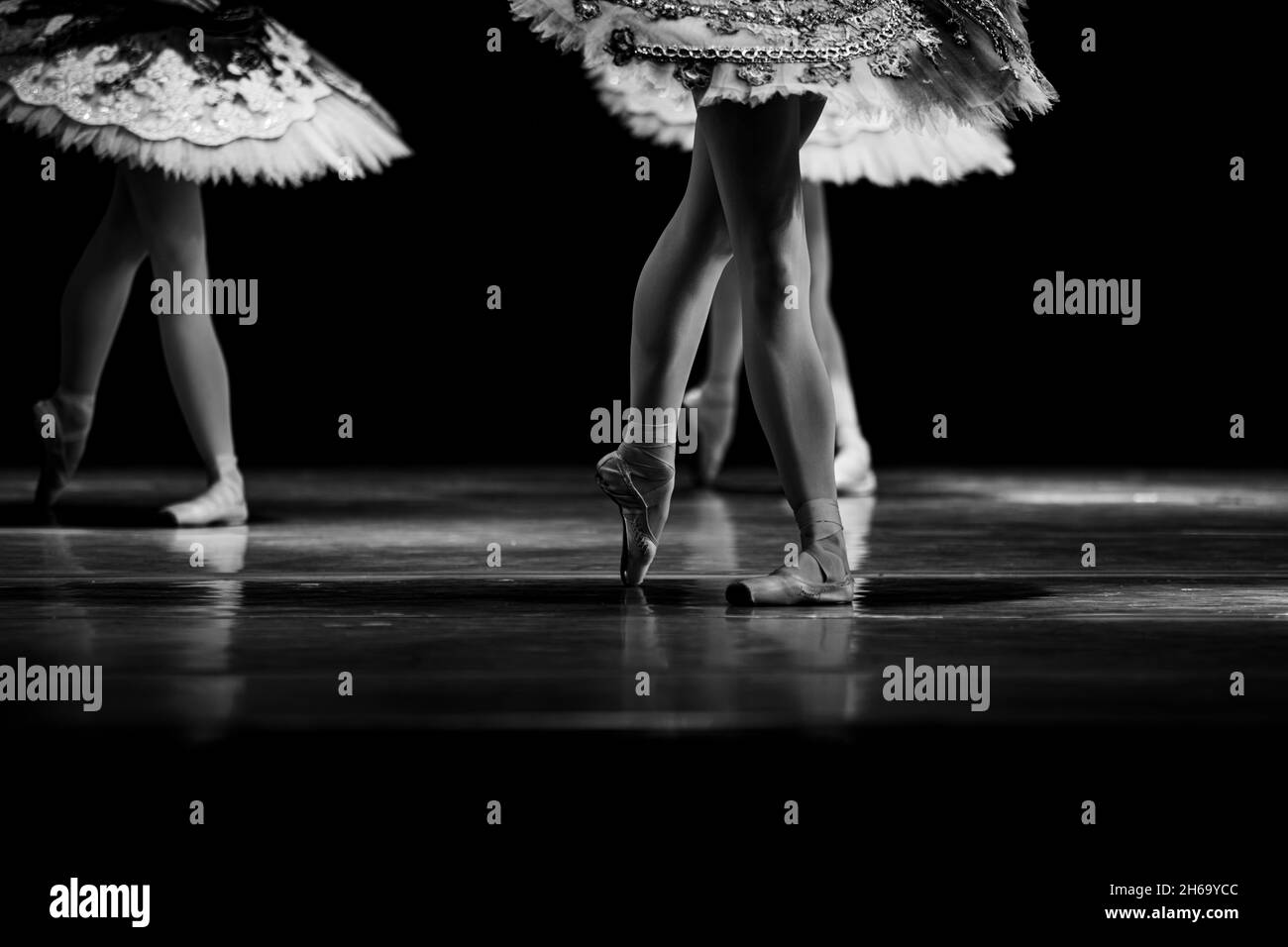 Petite ballerina hi-res stock photography and images - Alamy