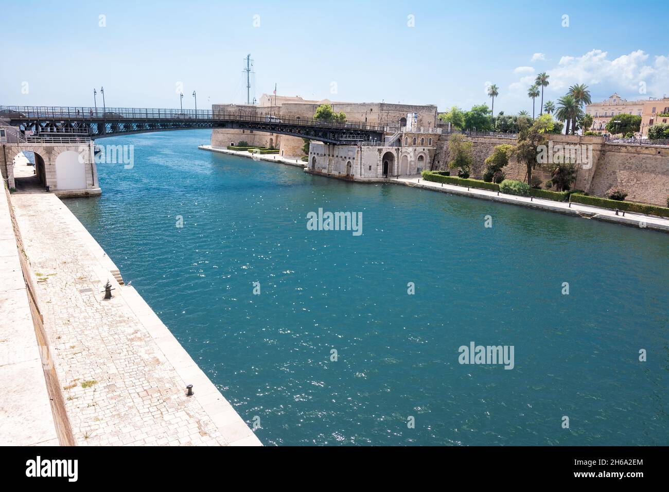 Taranto italy puglia hi-res stock photography and images - Alamy
