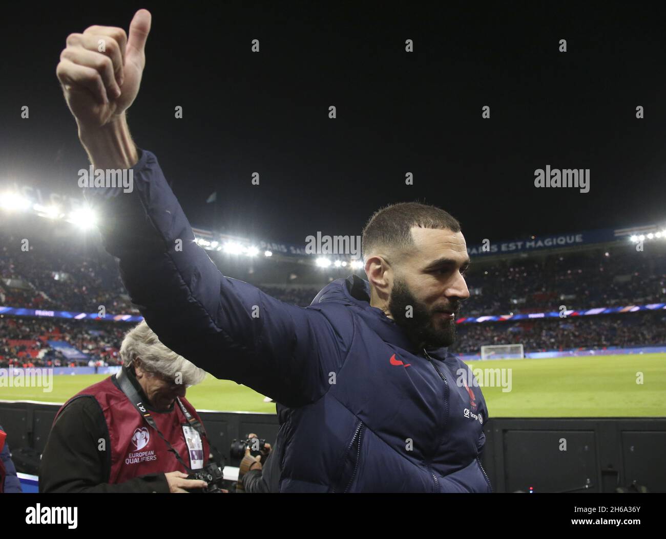 Karim Benzema of France celebrates the victory and the qualification ...
