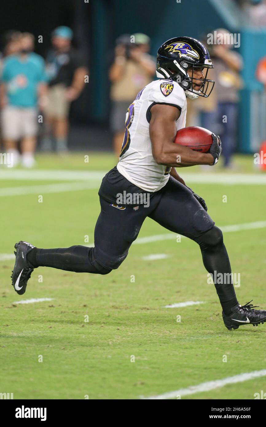 Lamar jackson football hi-res stock photography and images - Alamy