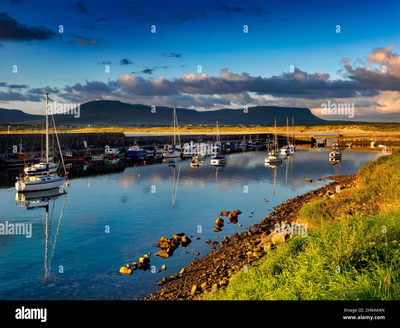 Mullaghmore beach hi-res stock photography and images - Alamy