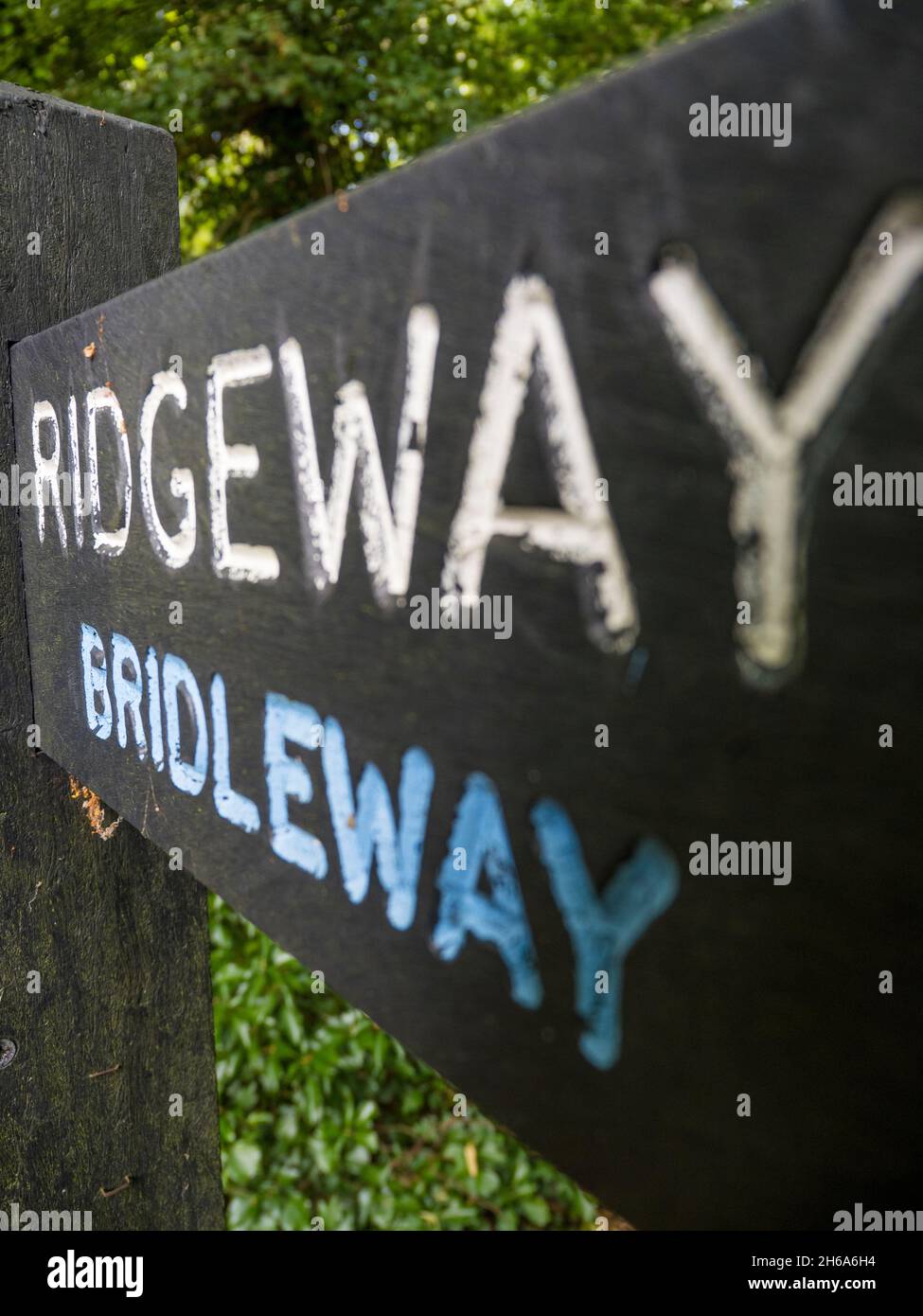 The Ridgeway National Trail, Path Sign, Mongwell, Oxfordshire, England ...