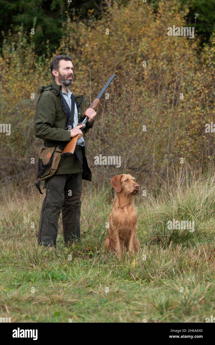 Male hunter hi-res stock photography and images - Alamy