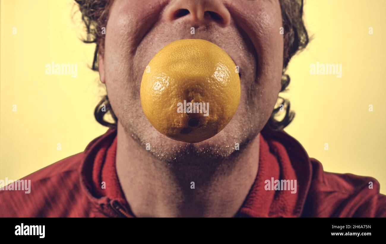Man with big teeth hi-res stock photography and images - Alamy