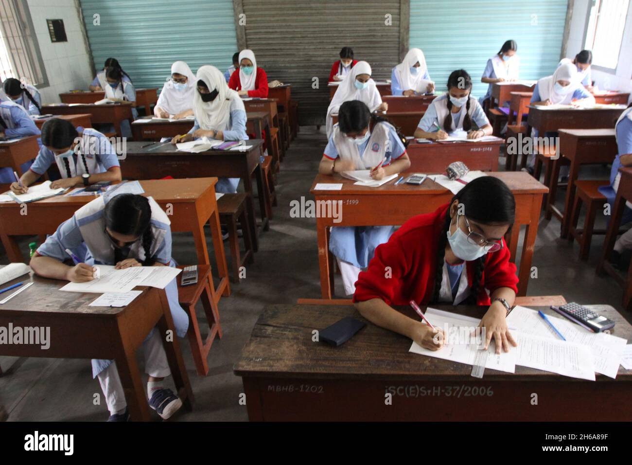 Secondary school certificate hi-res stock photography and images - Alamy