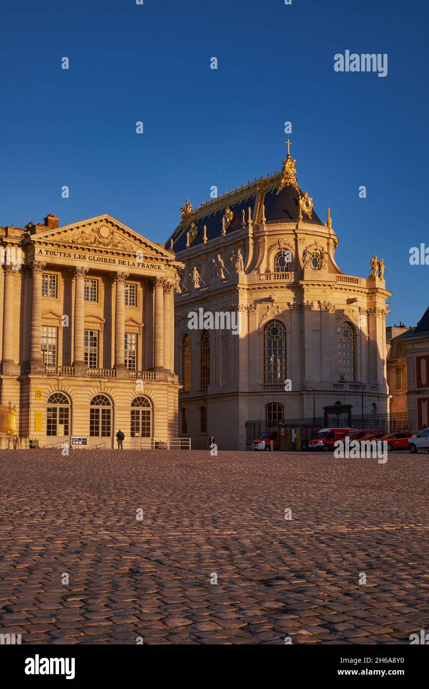 The Beautiful Facade of Chateau de Versailles (Palace of Versailles ...