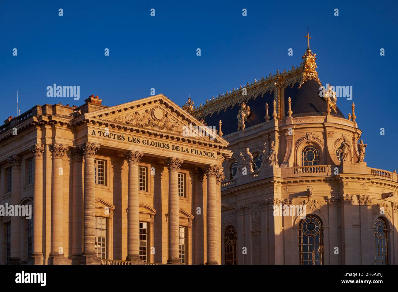 The Beautiful Facade of Chateau de Versailles (Palace of Versailles ...