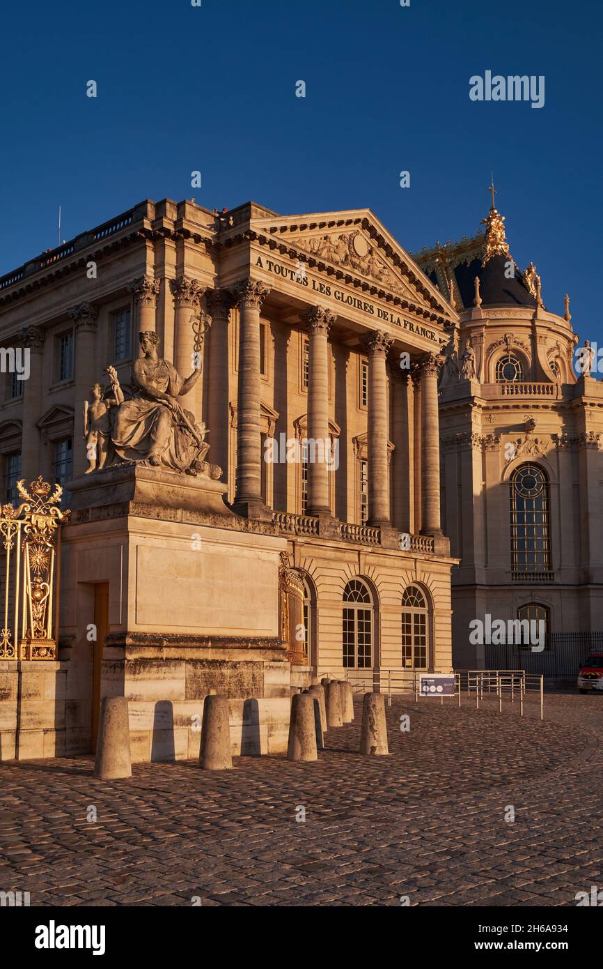 The Beautiful Facade of Chateau de Versailles (Palace of Versailles ...
