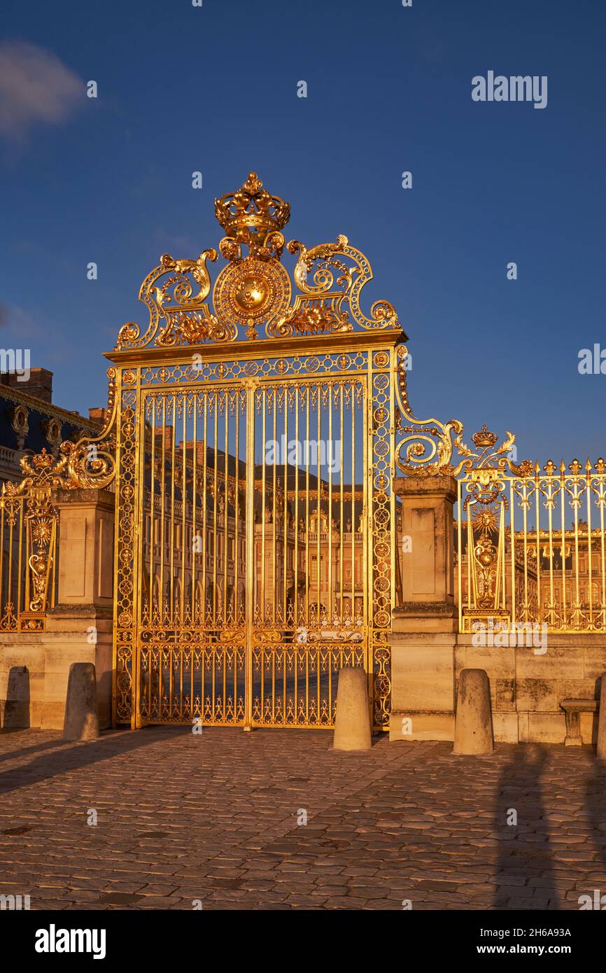 The Beautiful Facade of Chateau de Versailles (Palace of Versailles ...