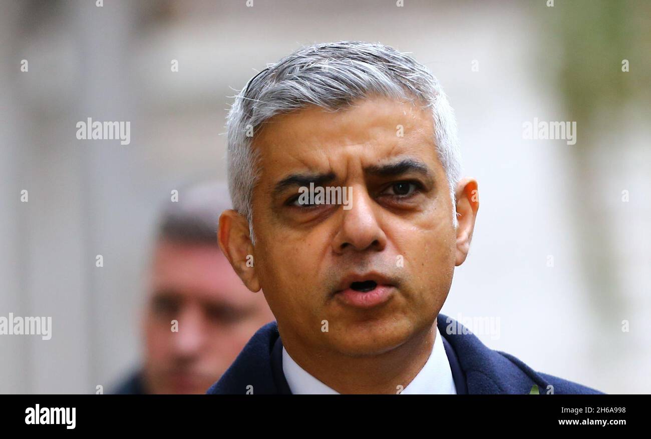 London, England, UK. 14th Nov, 2021. London Mayor SADIQ KHAN arrives in ...