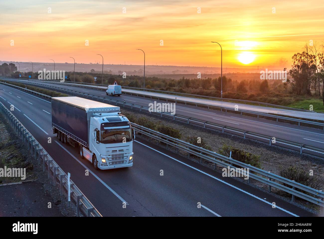 General freight trucking industry hi-res stock photography and images ...