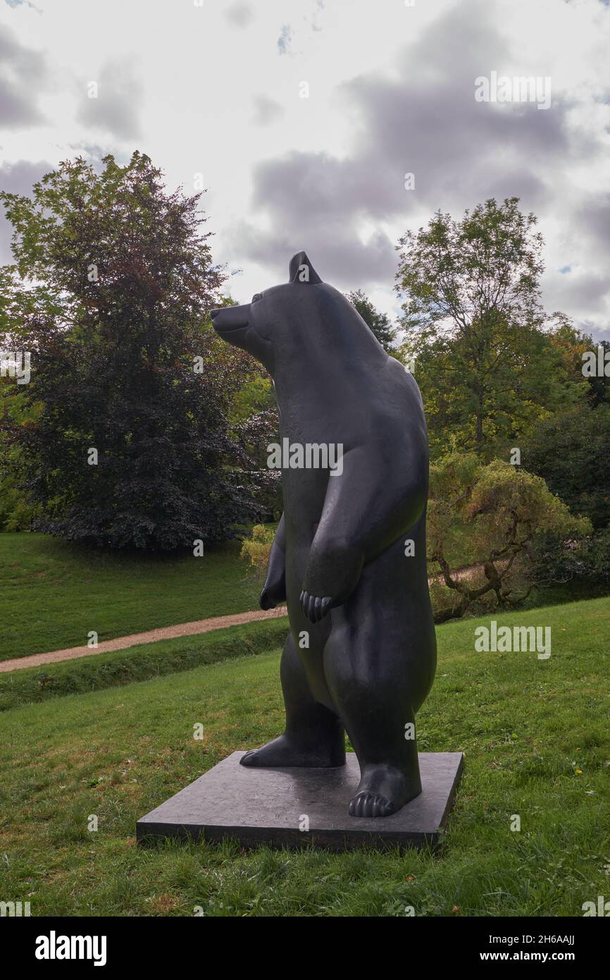 Bear Statue in Queen’s Hamlet (Le Hameau de la Reine) - Rural House ...