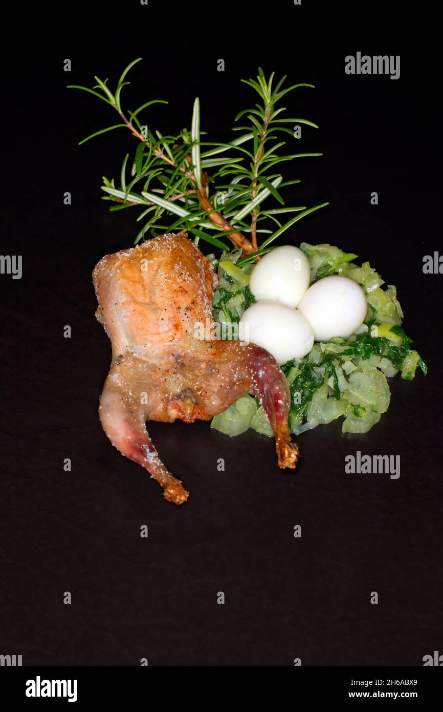 Common quail (Coturnix coturnix), or European quail Stock Photo - Alamy