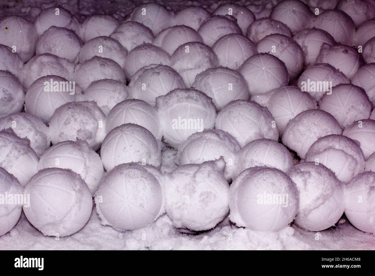 Kids playing snowballs hi-res stock photography and images - Alamy