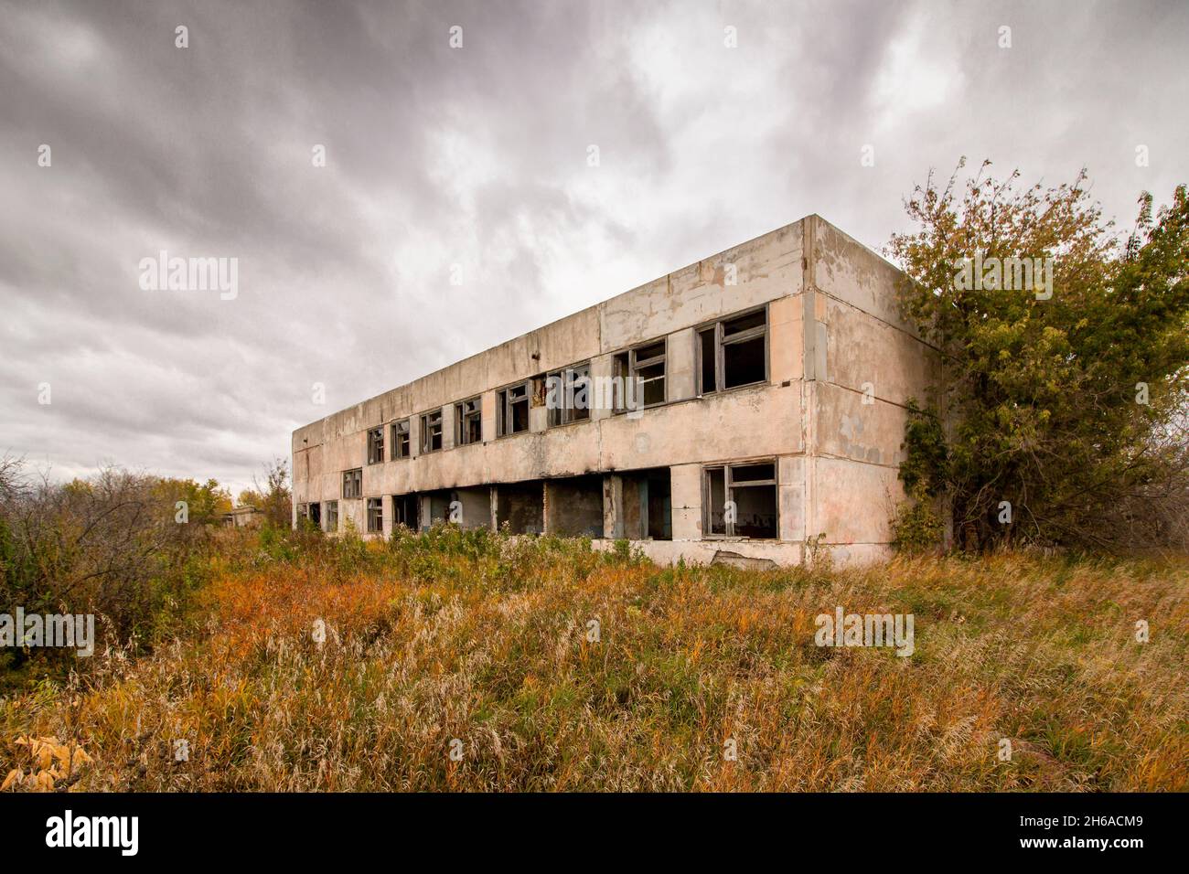Empty school building hi-res stock photography and images - Alamy