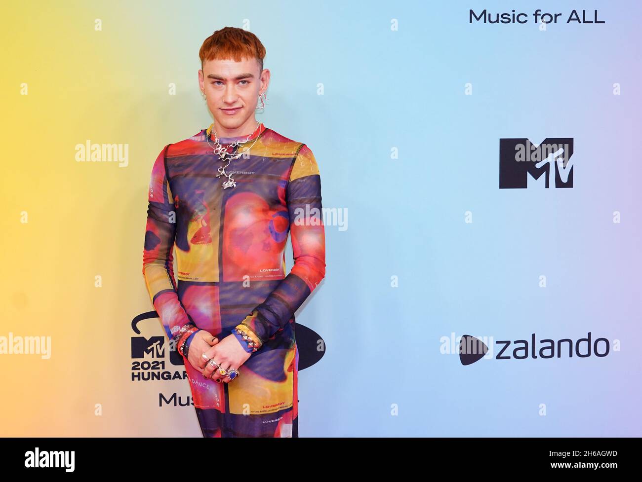 Olly alexander 2021 hi-res stock photography and images - Alamy