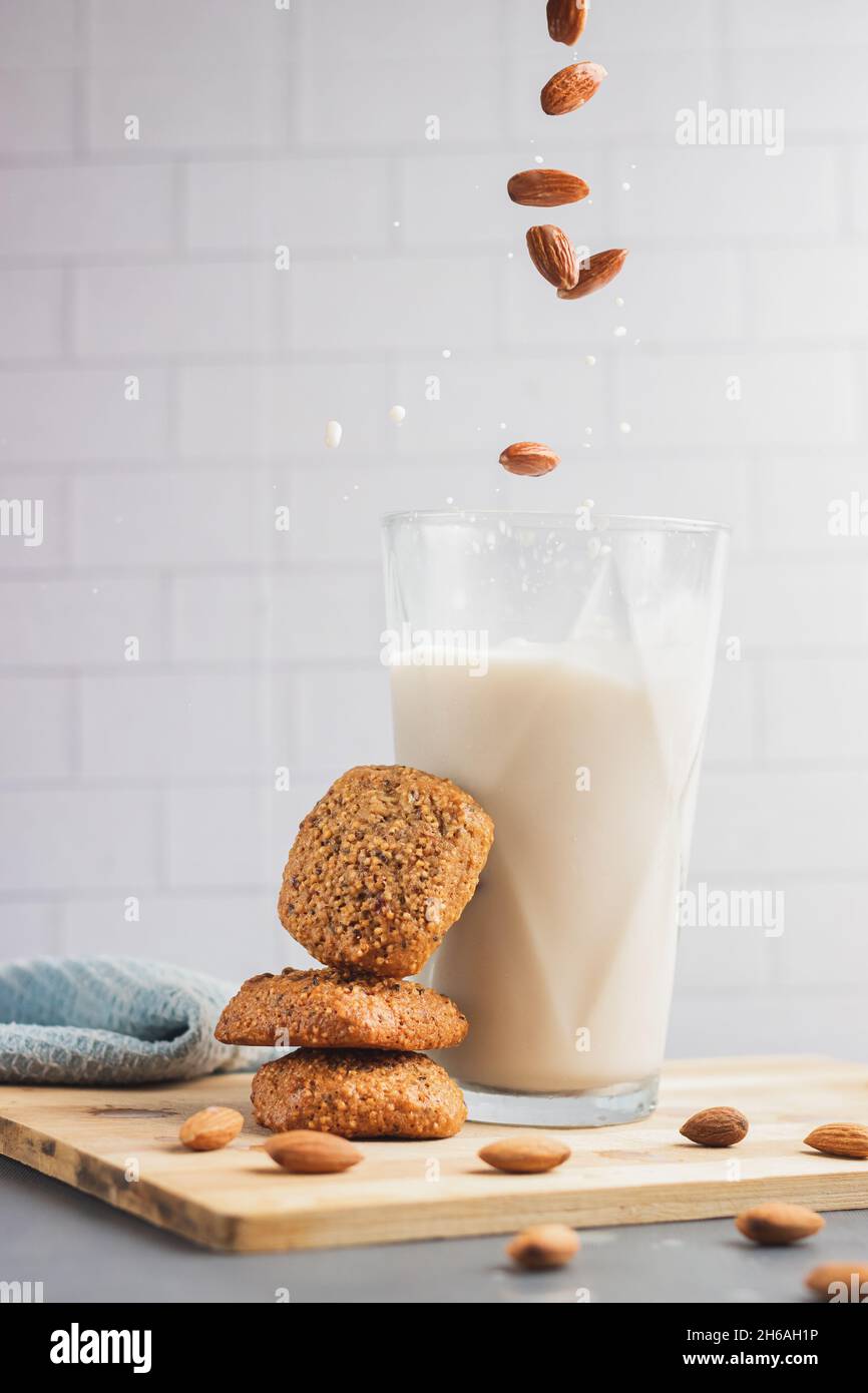 Almonds falling hi-res stock photography and images - Alamy