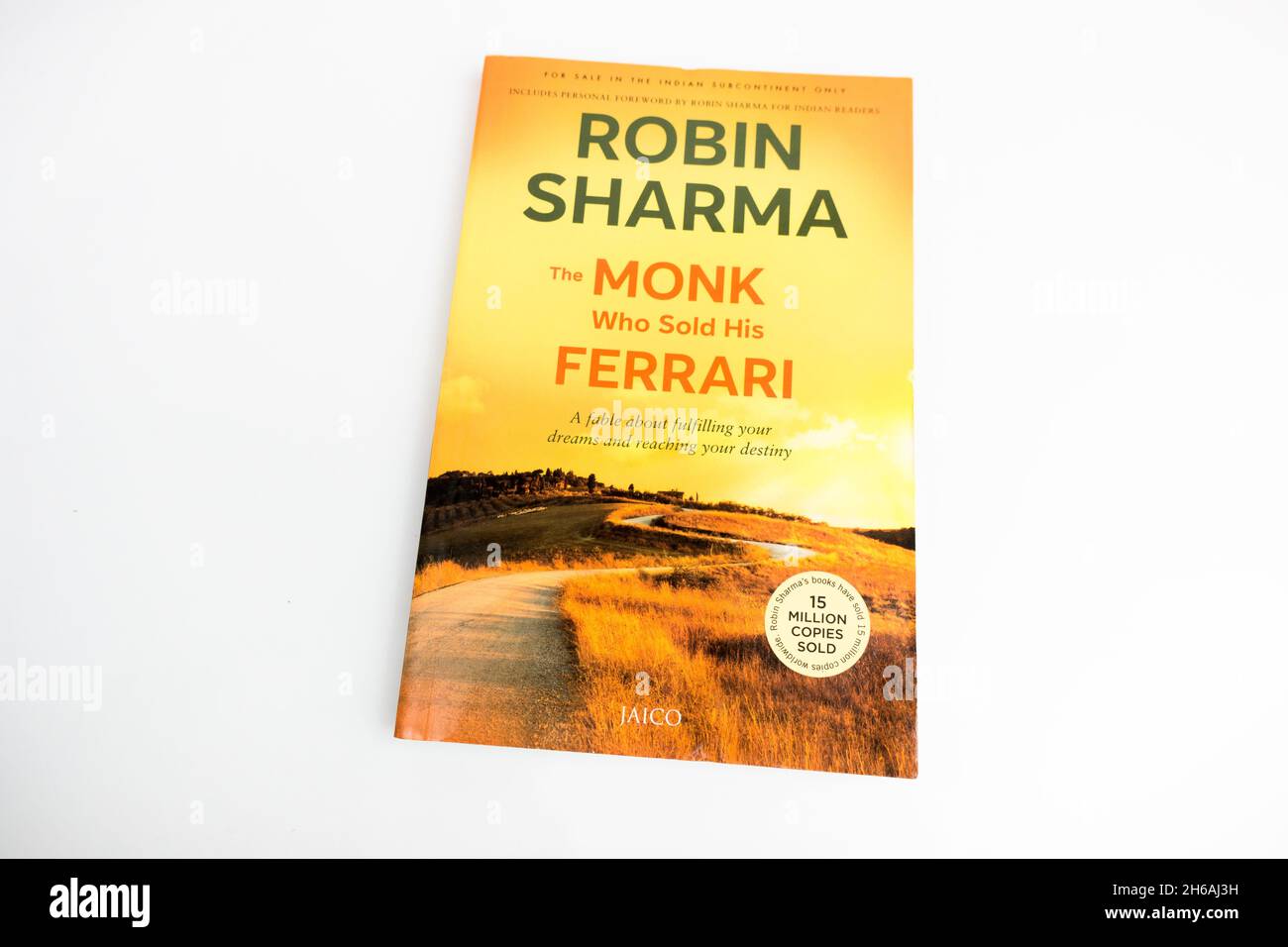 Monk who sold his Ferrari book by Robin Sharma Stock Photo - Alamy