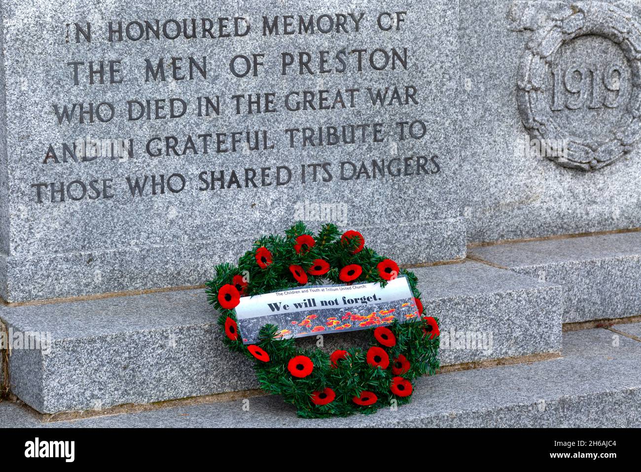 Remembrance Day wreath at the Cenotaph on the 100th anniversary of the ...