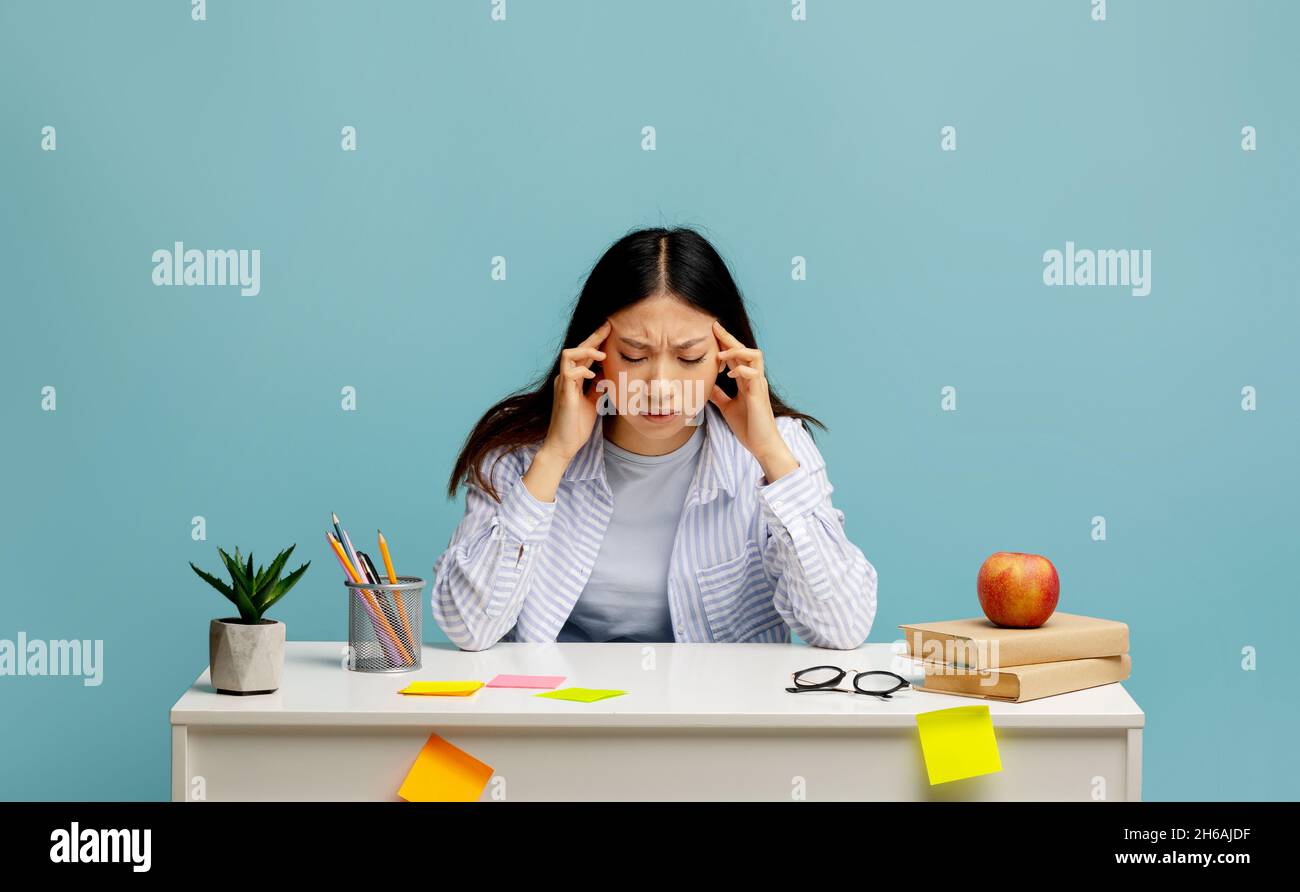 Thinking feeling doing hi-res stock photography and images - Alamy