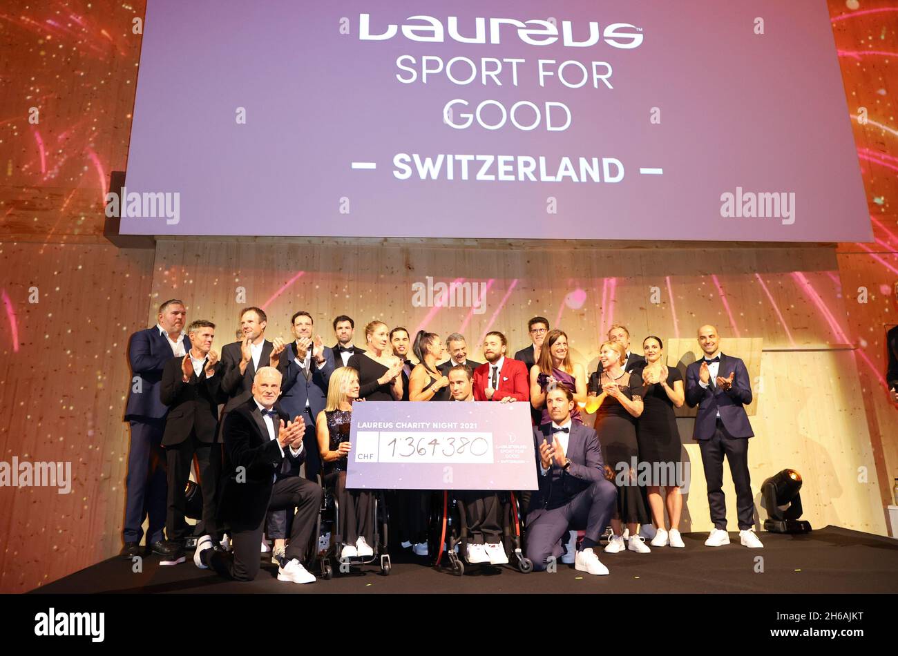 Sport cheque hi-res stock photography and images - Alamy