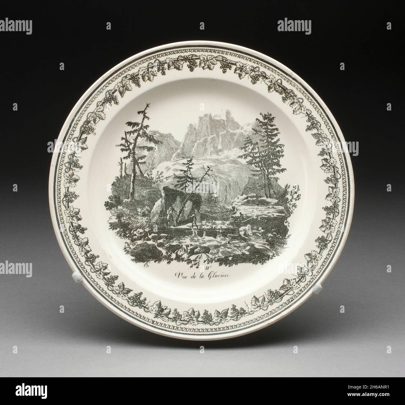 Creil pottery hi-res stock photography and images - Alamy