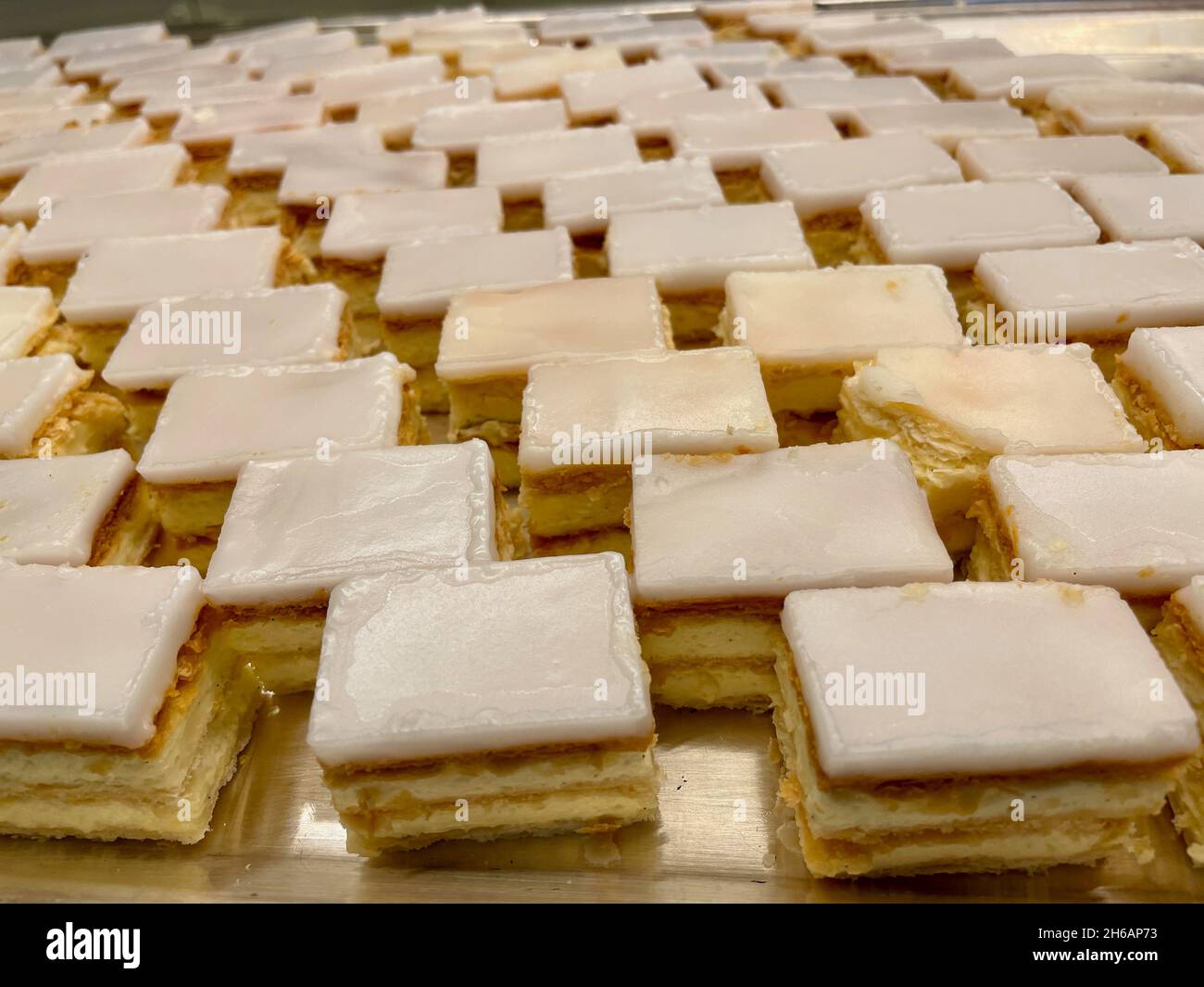 Creamschnitte hi-res stock photography and images - Alamy