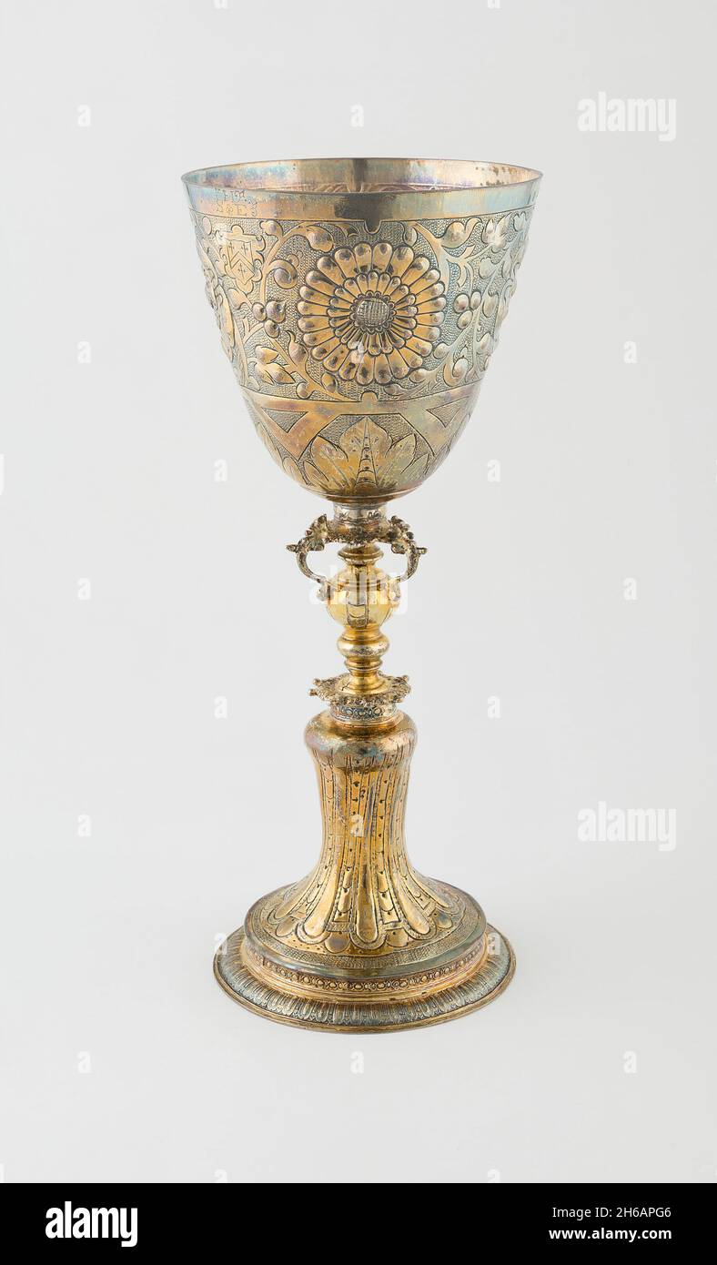 Silver gilt standing cup hi-res stock photography and images - Alamy