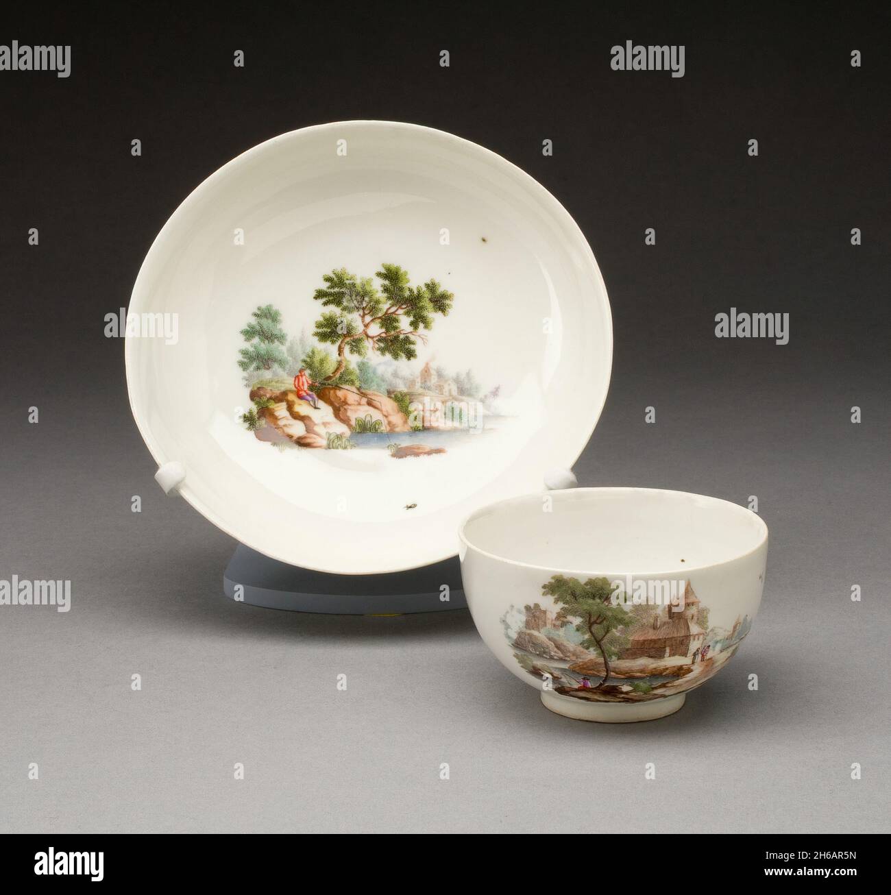 18th century china cup and saucer hi-res stock photography and images ...
