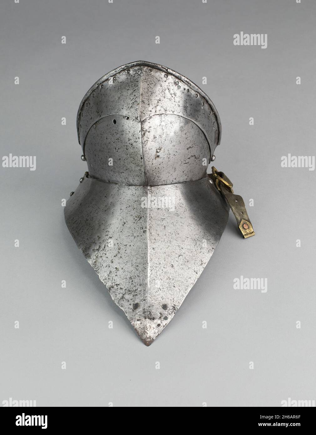 Plate gorget hi-res stock photography and images - Alamy
