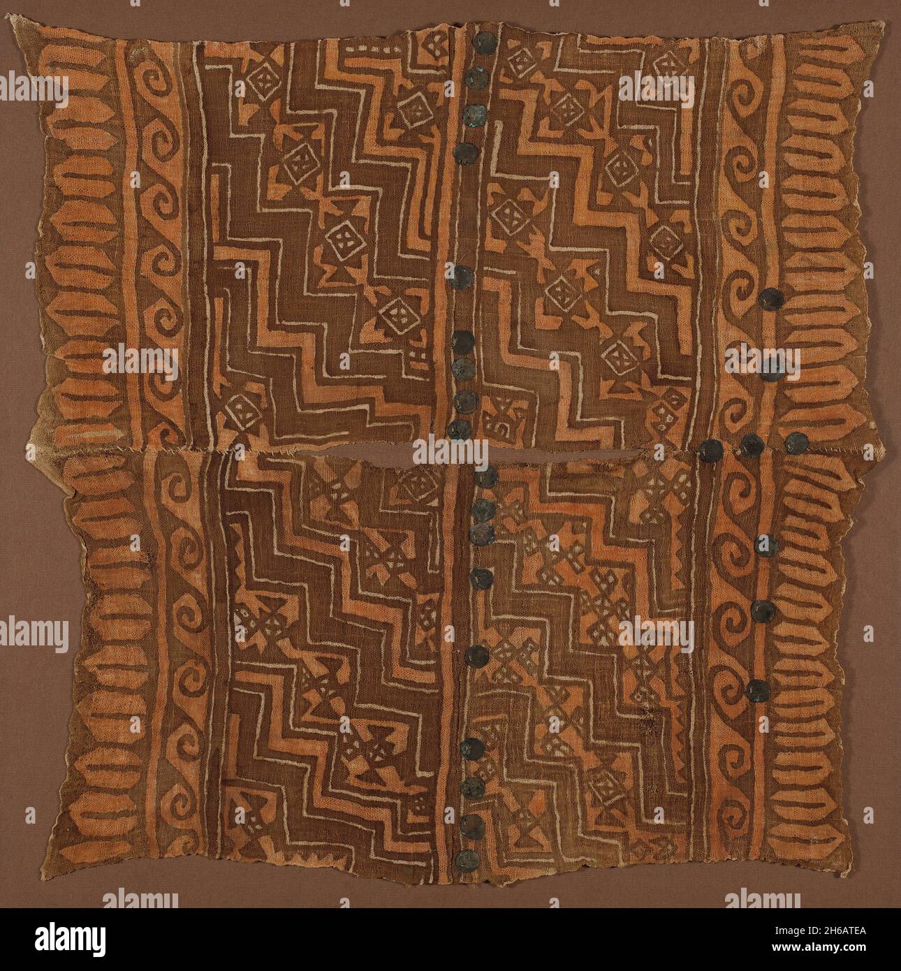 Printed tunic hi-res stock photography and images - Alamy