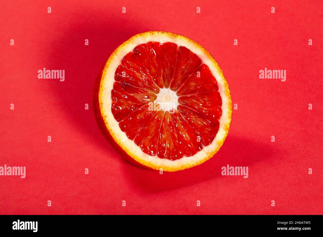 Red orange slices hi-res stock photography and images - Alamy