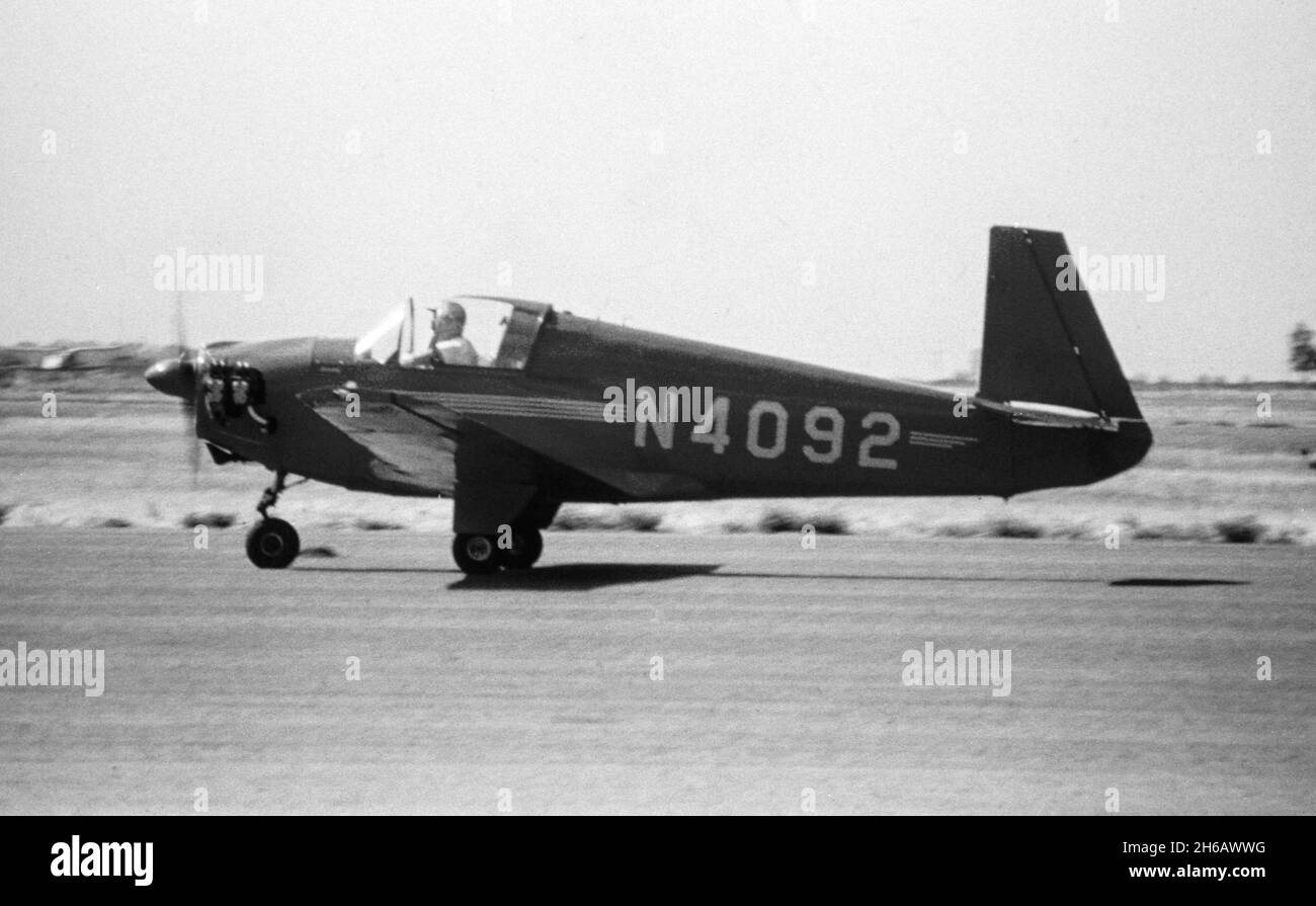 Mooney aircraft Black and White Stock Photos & Images - Alamy