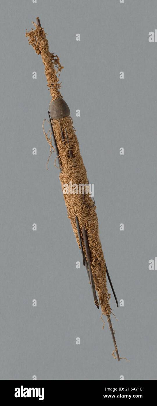 Indigenous weaving tools hi-res stock photography and images - Alamy